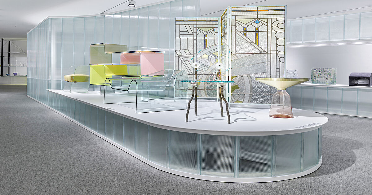 Pinakothek de Arte Moderno: "El Color del Vidrio", Múnich | Glasfabrik ...