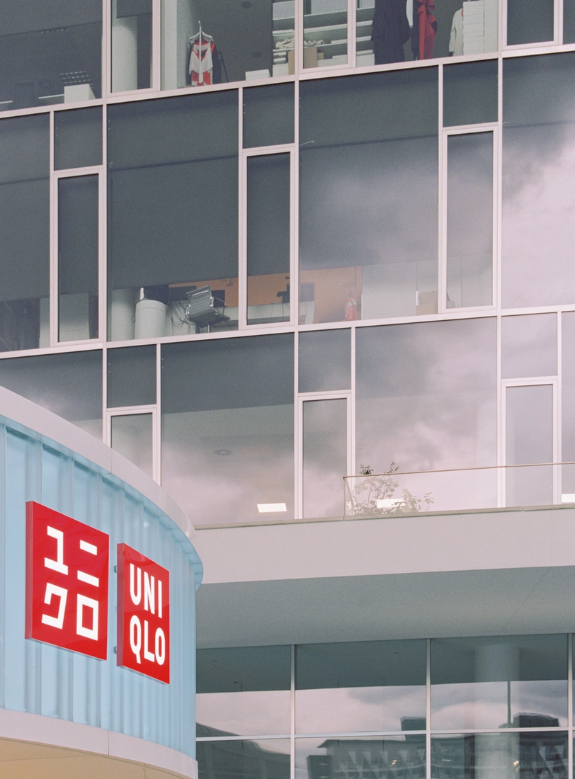 UNIQLO Entrance Box, Mailand | Glasfabrik Lamberts